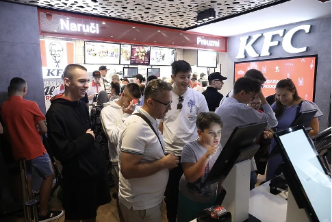 Otvoren prvi KFC u BiH - RTV Lukavac