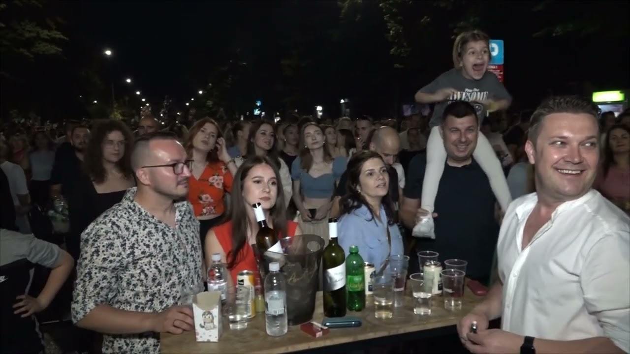 Tropico bend priredio nezaboravnu noć na šetalištu u Lukavcu (VIDEO ...